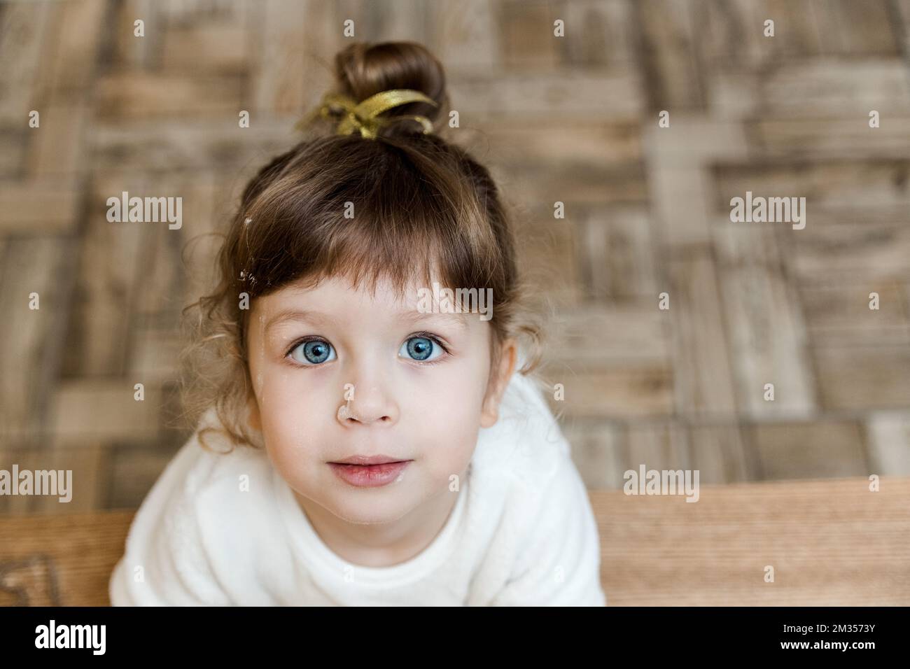 Cute Baby Girls With Blue Eyes And Brown Hair