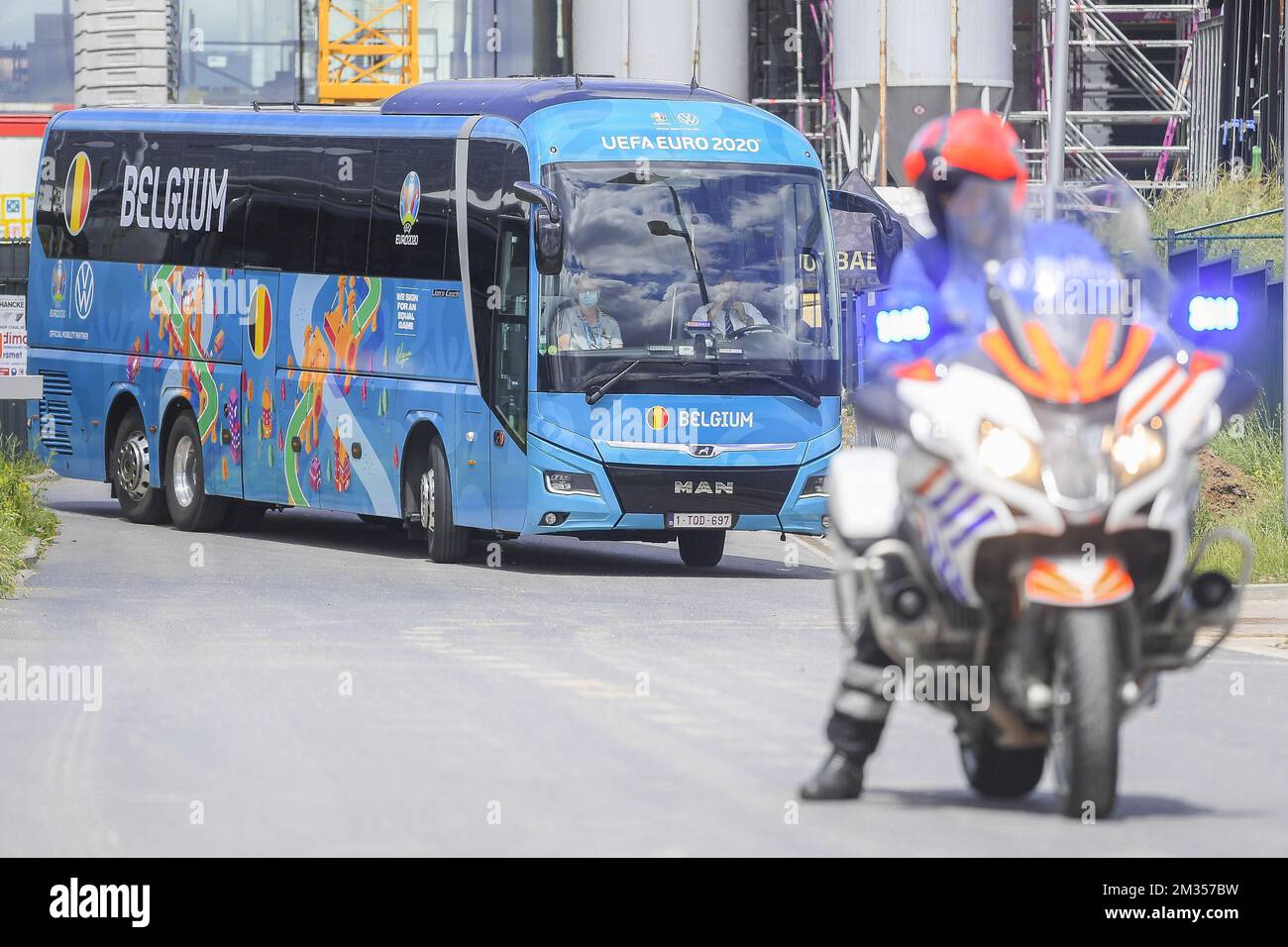 Football soccer bus hi-res stock photography and images - Alamy