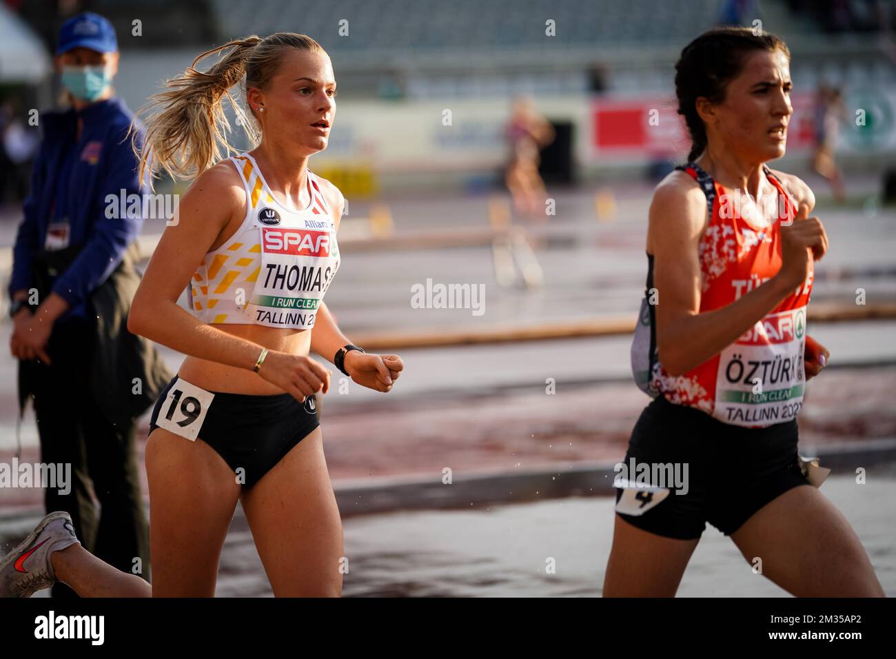 The womens 10000m in action hi-res stock photography and images - Alamy