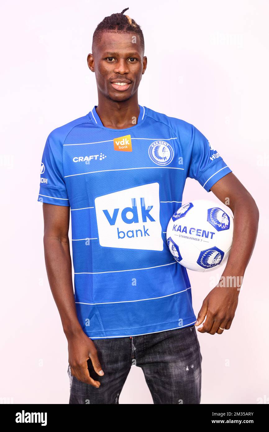 Vakoun Issouf Bayo poses for the photographer after signing with ...