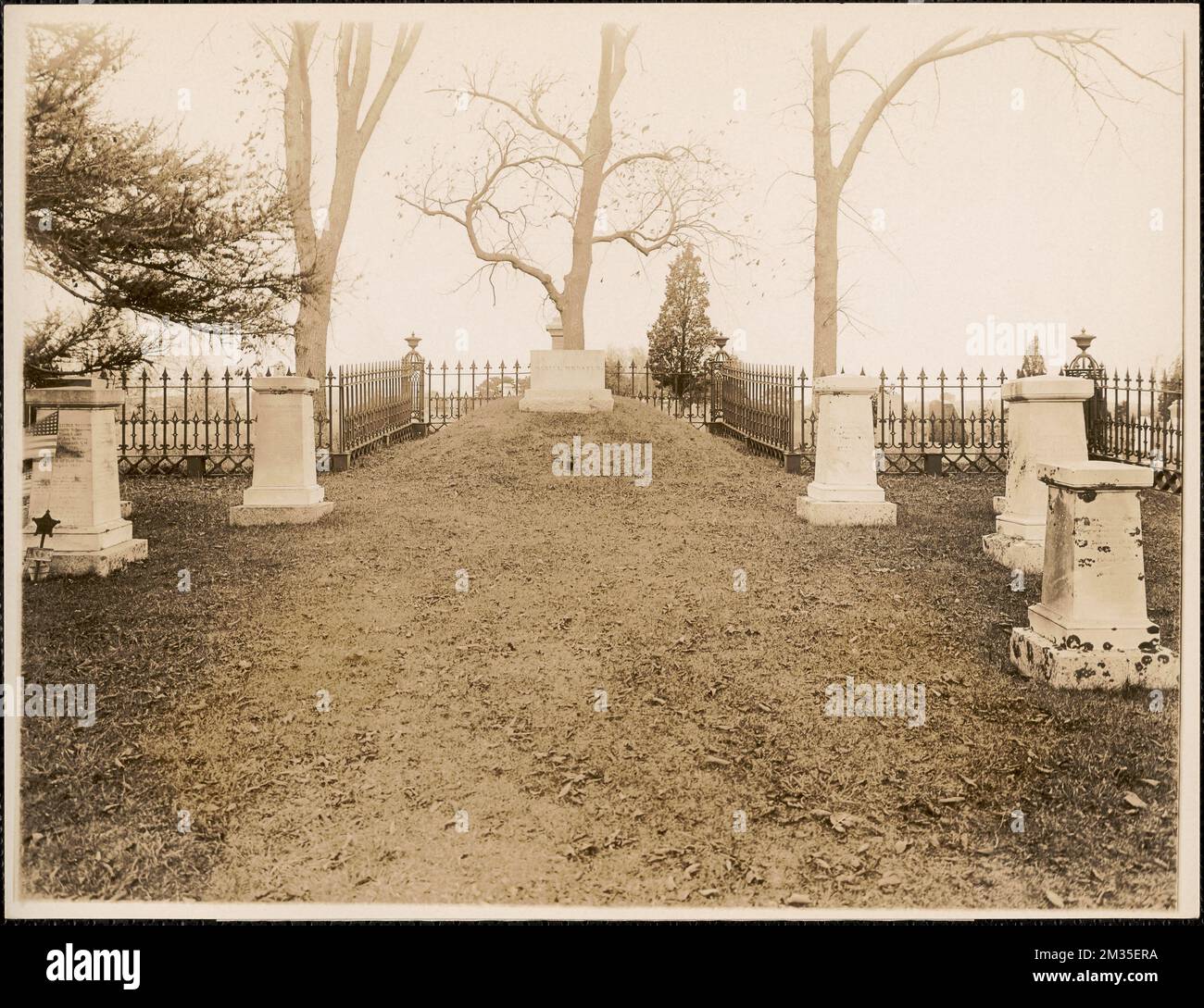 Grave of Daniel Webster , Cemeteries, Tombs & sepulchral monuments ...