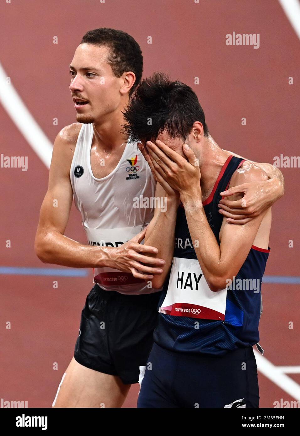 Belgian Robin Hendrix and French Hugo Hay react after the heats of the ...