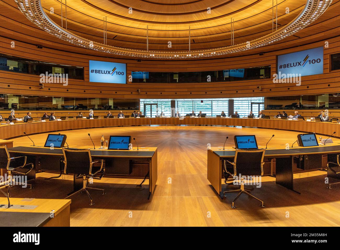 Bleu de travail illustration hi-res stock photography and images - Alamy