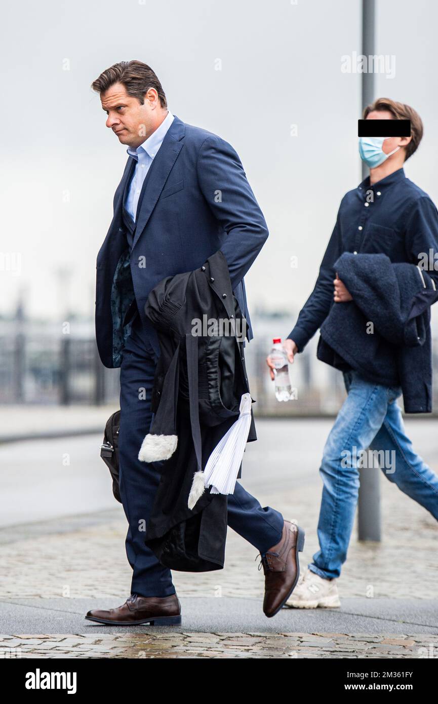 Lawyer Christian Clement and one of the accused arrive for a session of ...