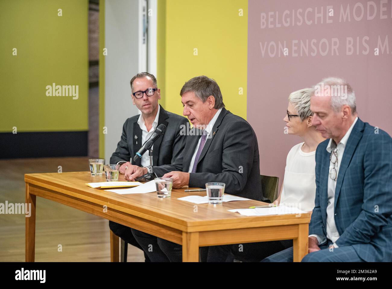 Kunsthalle chairman Roger Diederen, Flemish Minister President Jan ...