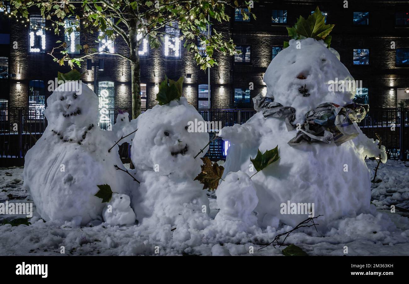 Snowman structures in London during the cold spell Stock Photo - Alamy