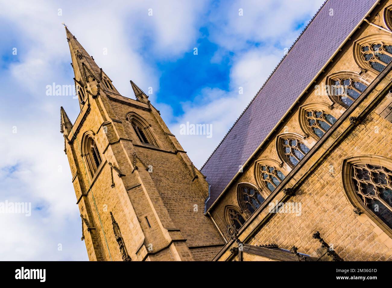 Sheffield cathedral church hi-res stock photography and images - Alamy