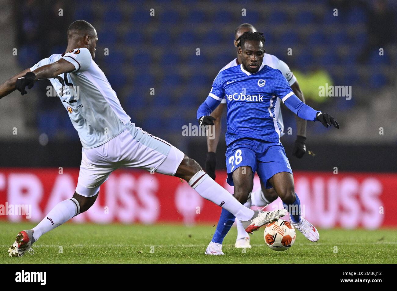 Issa diop foot hi-res stock photography and images - Alamy