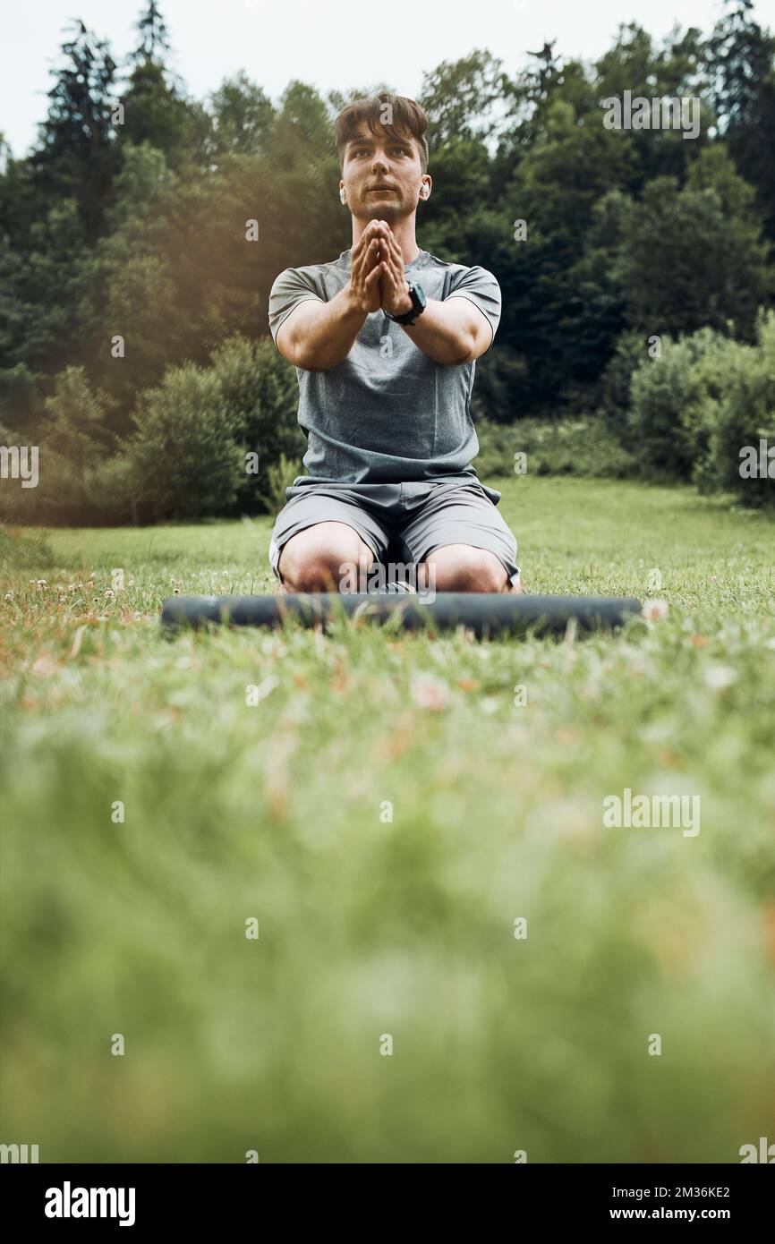 Calisthenics exercises hi-res stock photography and images - Alamy