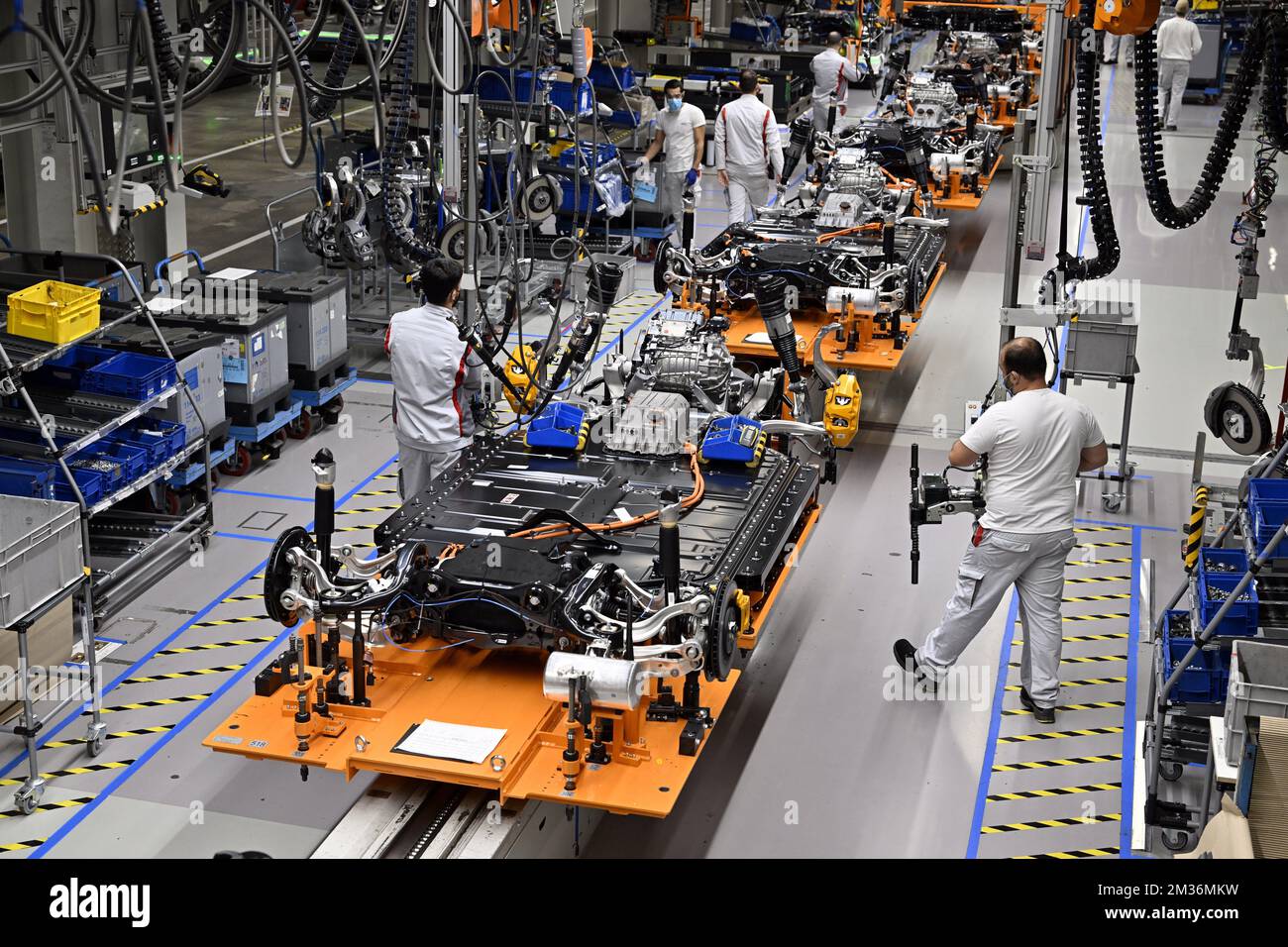 Illustration picture shows the production of the AUDI e-tron pictured ...