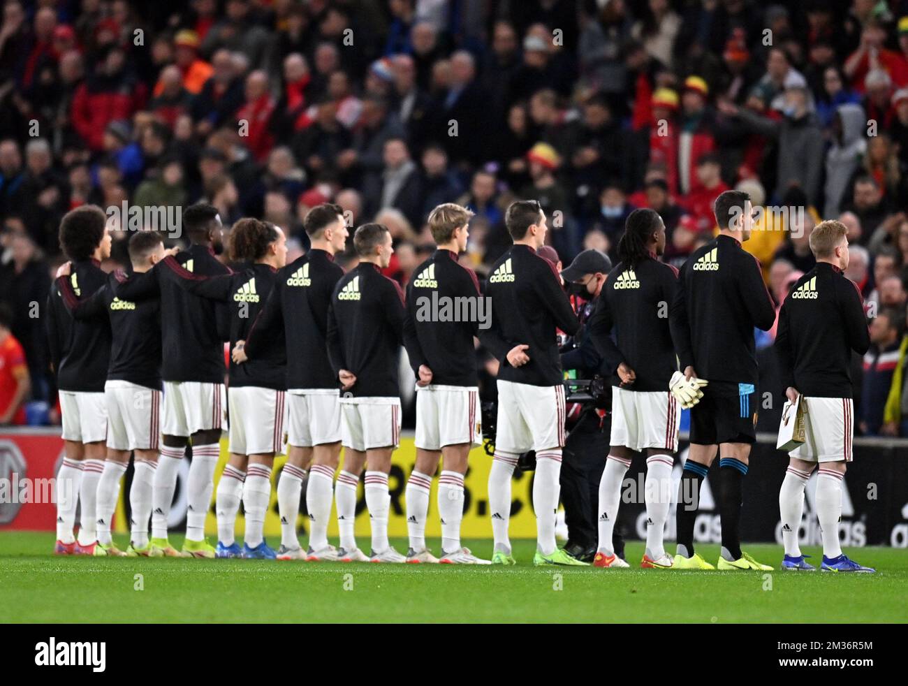 Pictured with the welsh cup hi-res stock photography and images - Alamy