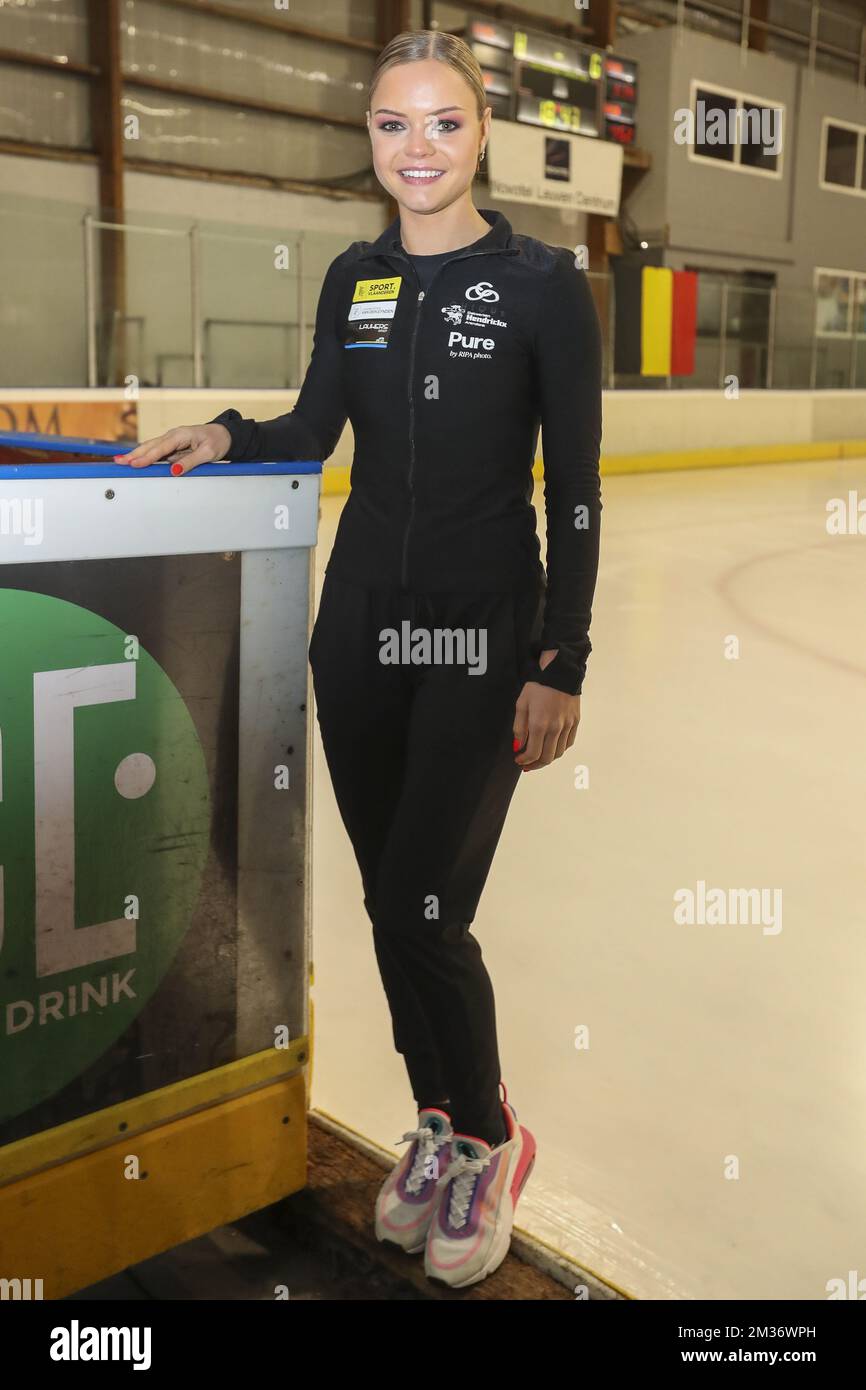 Figure skater Loena Hendrickx poses for the photographer at the senior ...