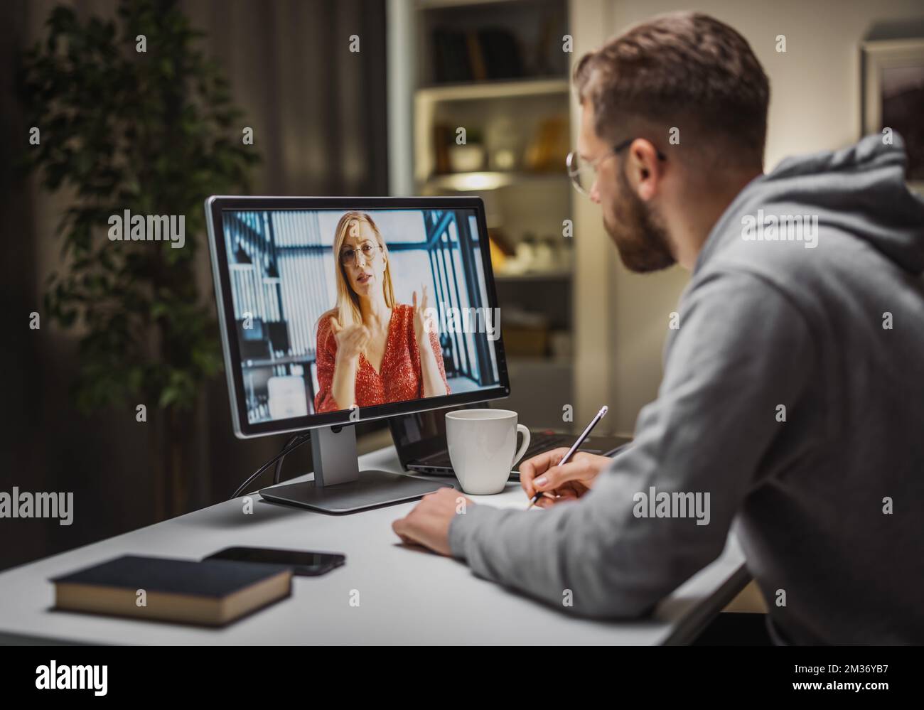 Videochat zoom hi-res stock photography and images - Alamy