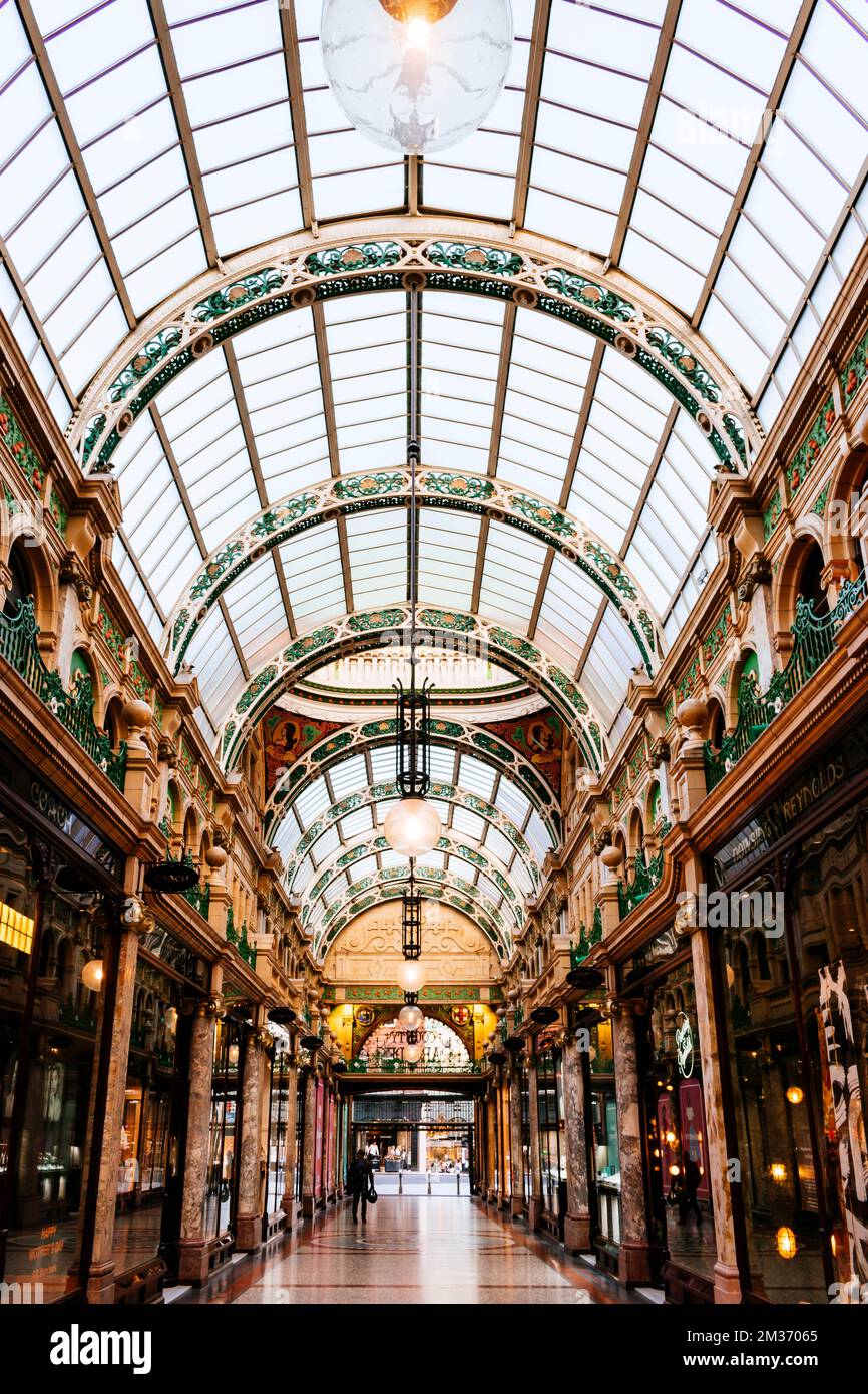Edwardian style arcade hi-res stock photography and images - Alamy