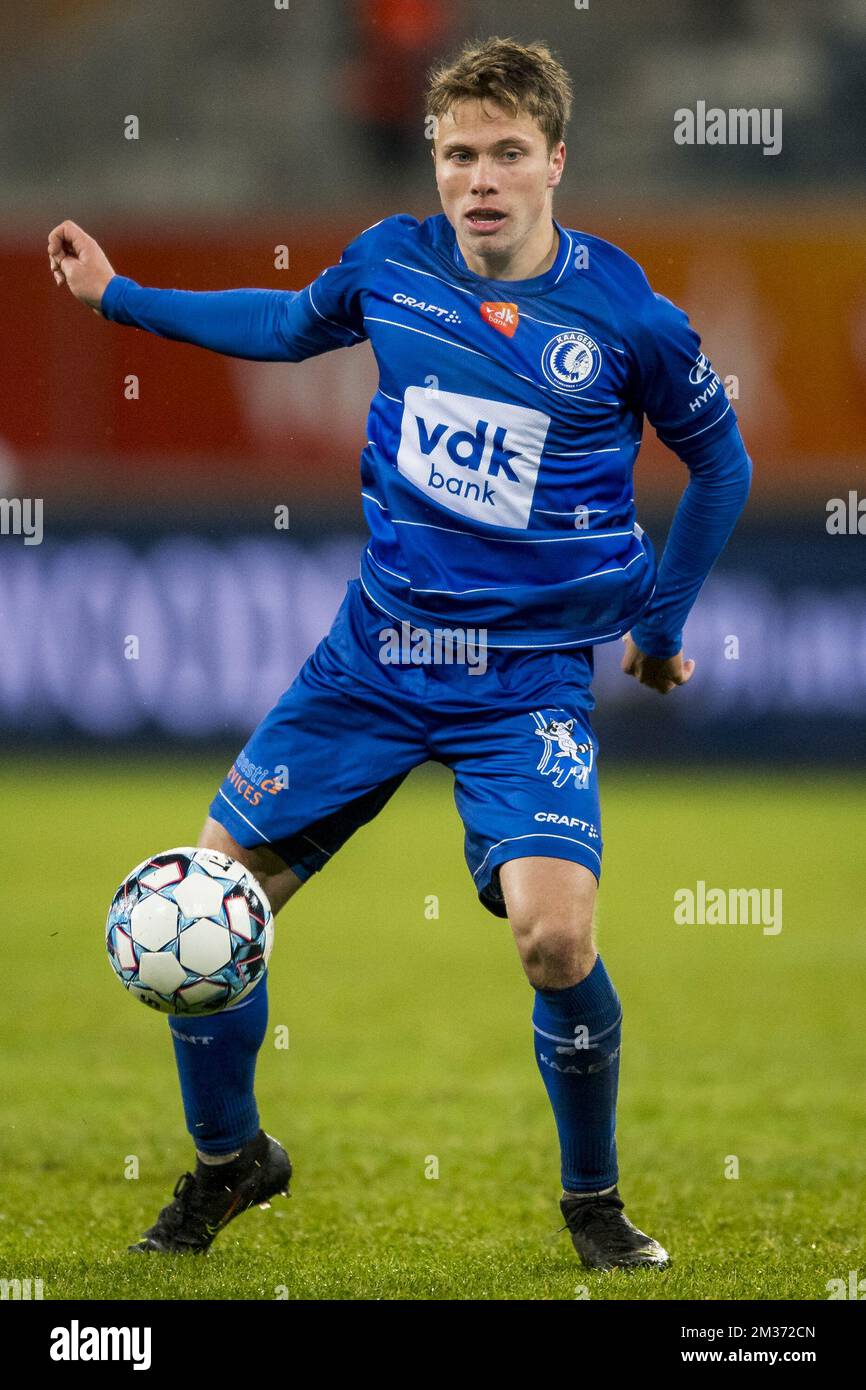 Gent's Matisse Samoise pictured in action during a soccer match between ...