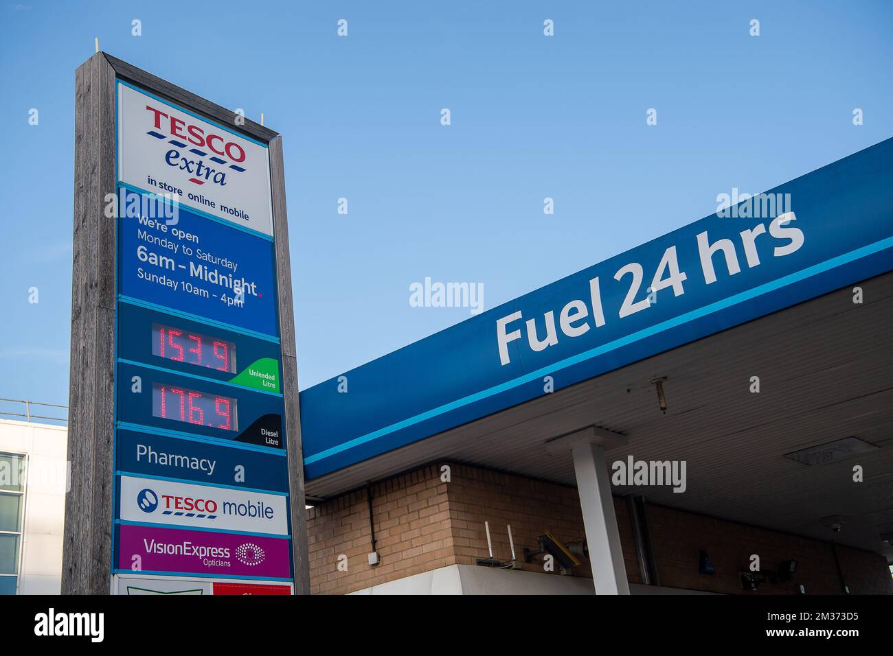Tesco supermarket cheap fuel hi-res stock photography and images - Alamy