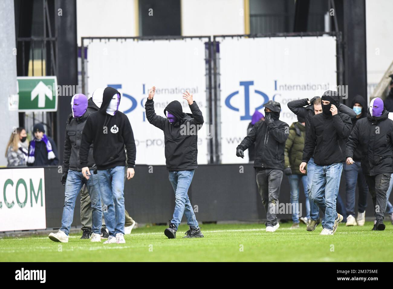 Beerschot's fans invade the pitch a soccer match between Beerschot VA ...