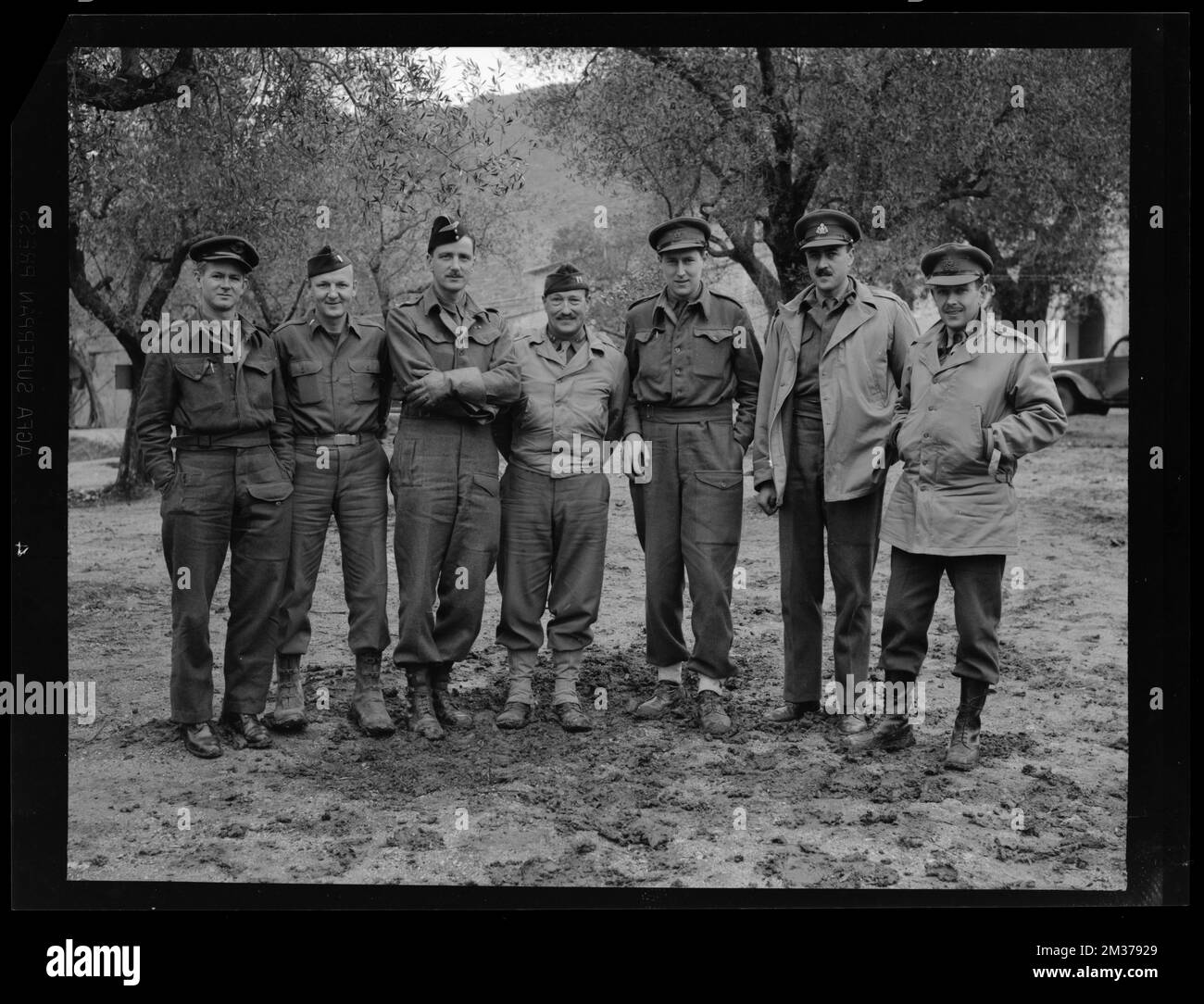 World war ii american soldiers uniform hi-res stock photography and ...