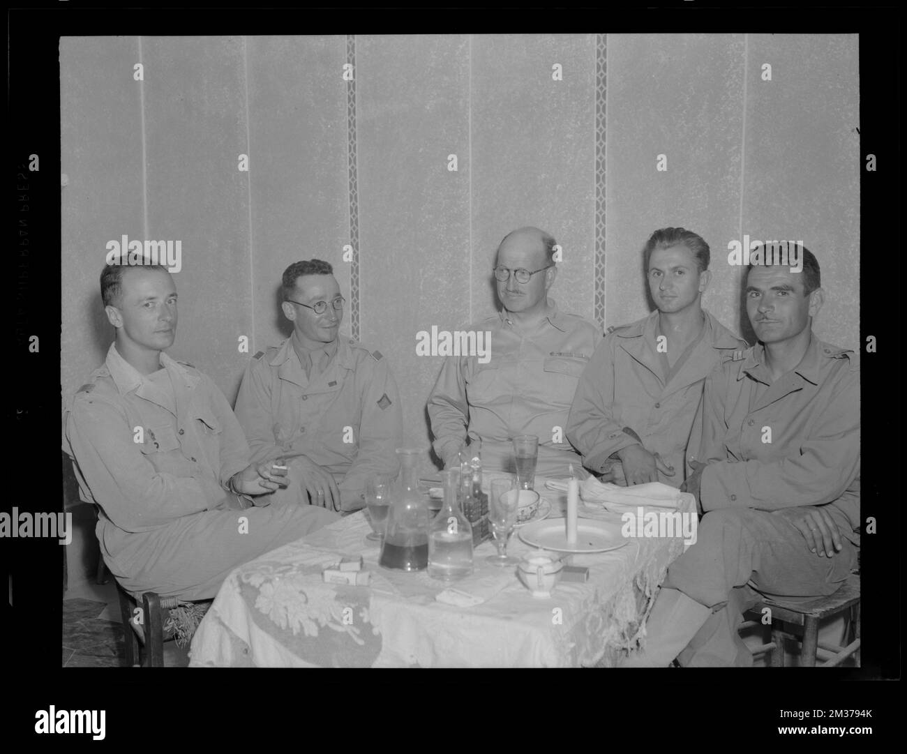 Group of men in uniform seated at table , War, Soldiers, World War ...