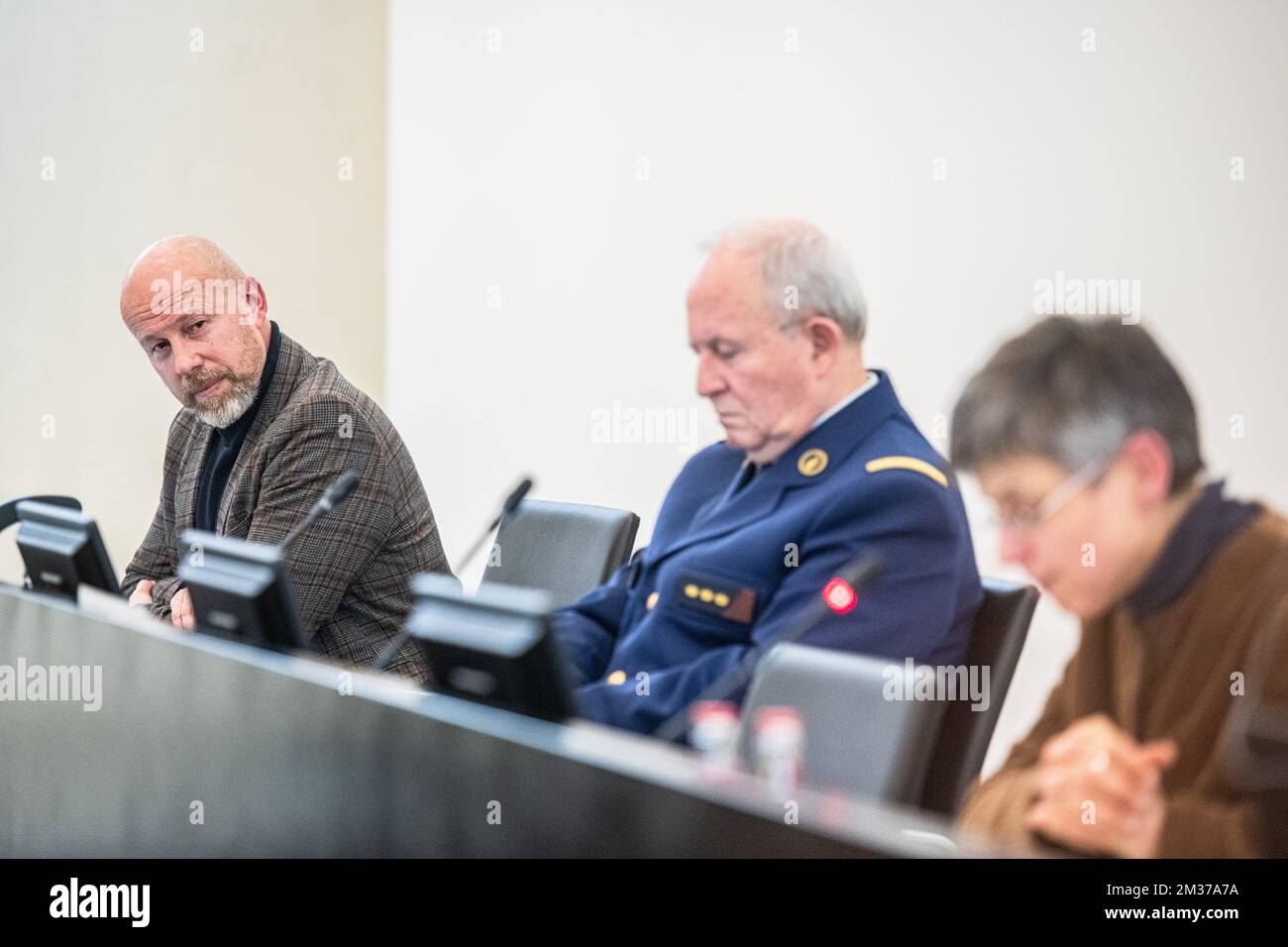 Antwerp public prosecutor Franky De Keyzer (L) pictured during a press ...