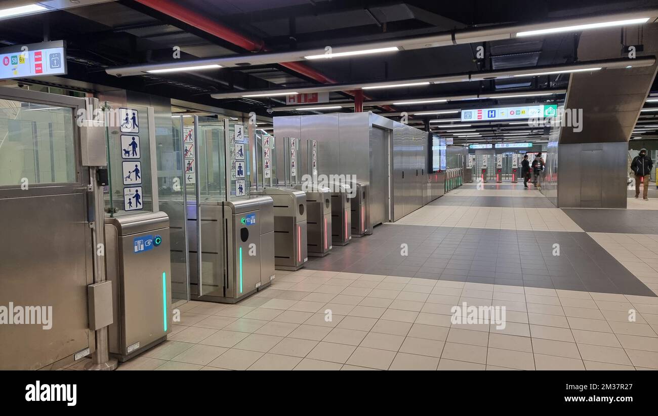 Duw incident hi-res stock photography and images - Alamy