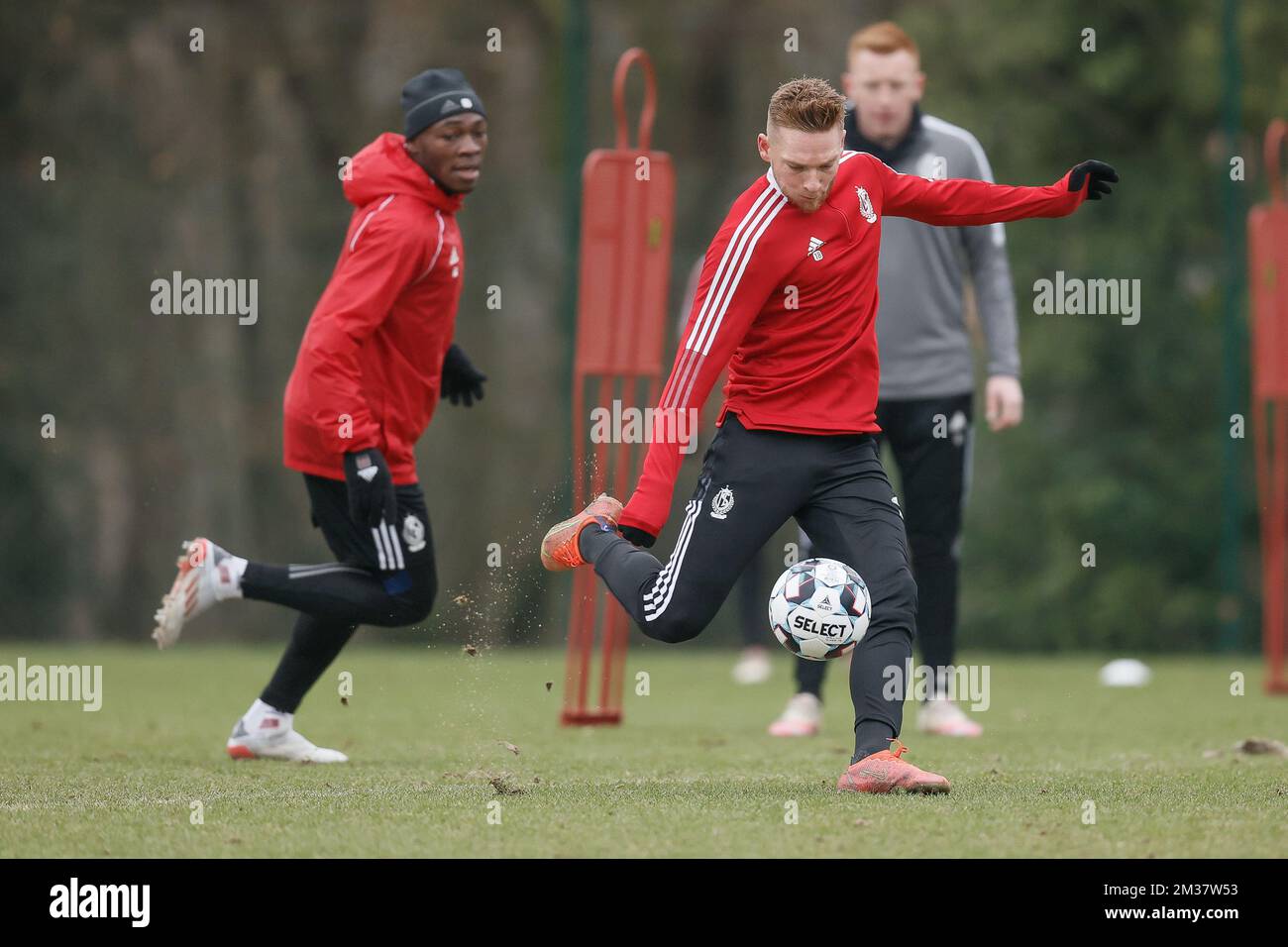 Standard's Jackson Muleka Kyanvubu and Standard's Renaud Emond pictured ...