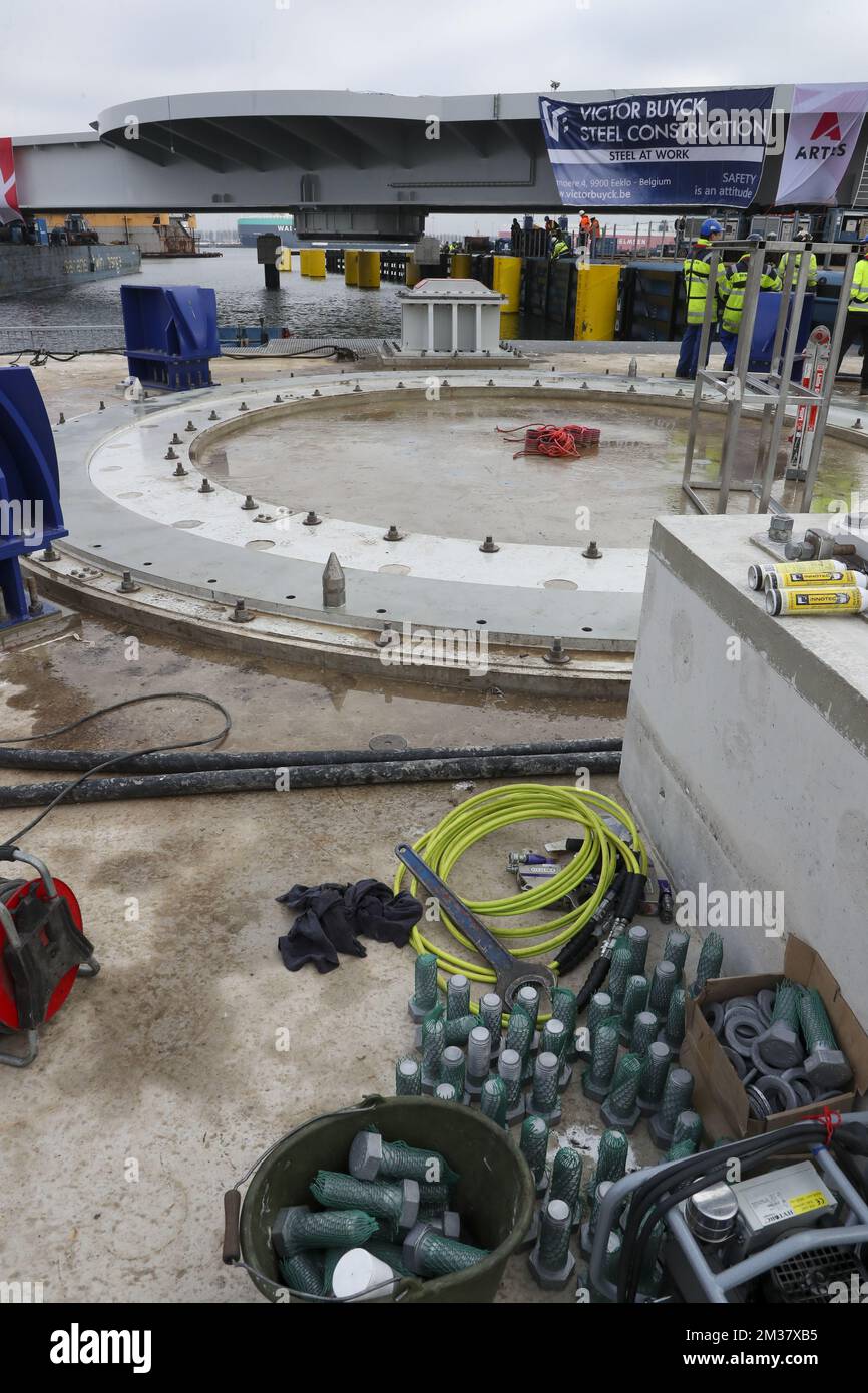 130 meter hi-res stock photography and images - Alamy