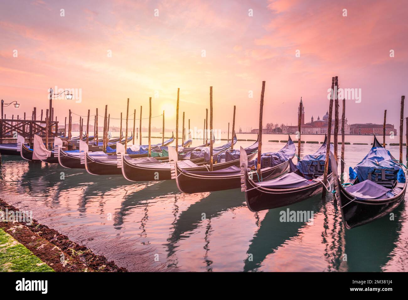 Gondola service on grand canal hi-res stock photography and images - Alamy