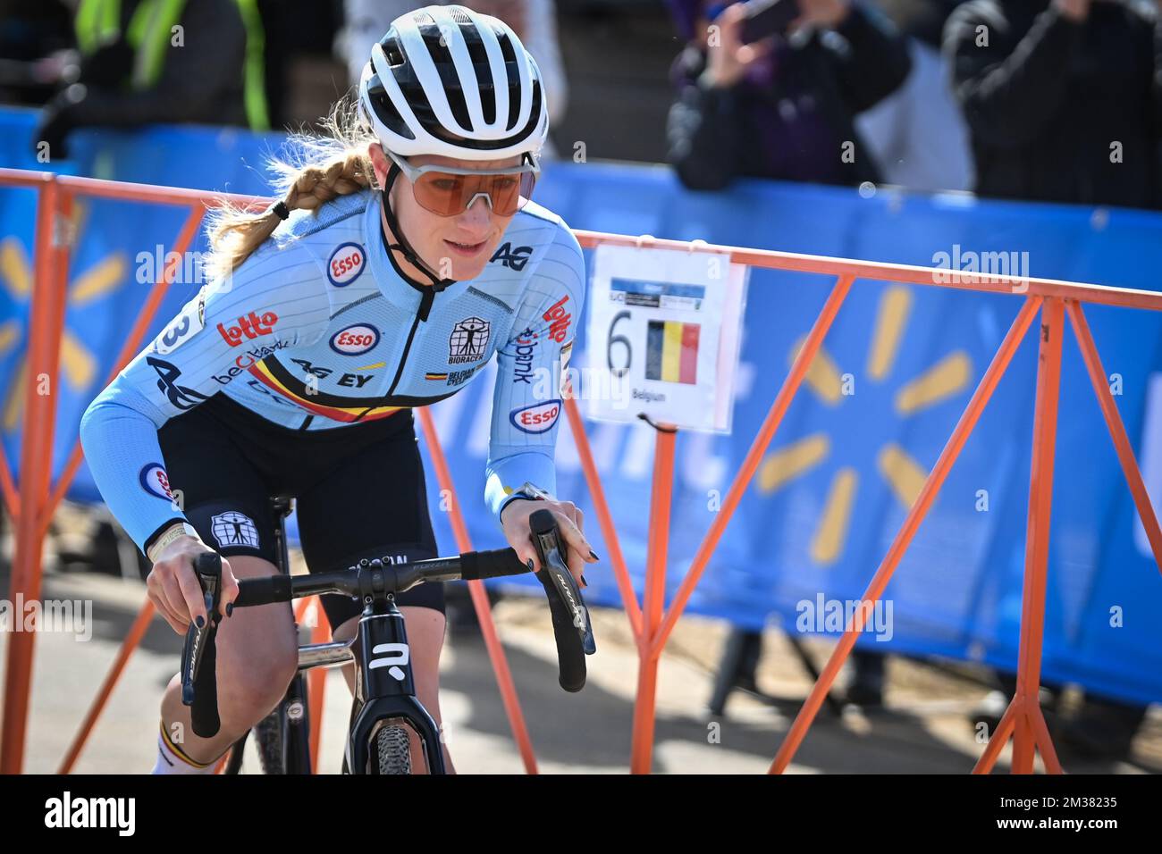 the mixed Team Relay race at the World Championship cyclocross cycling ...