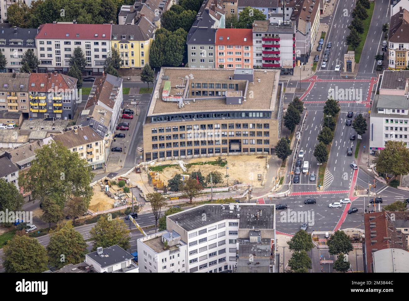 Aerial view, red bike lane marking at two intersections Brüderweg and ...