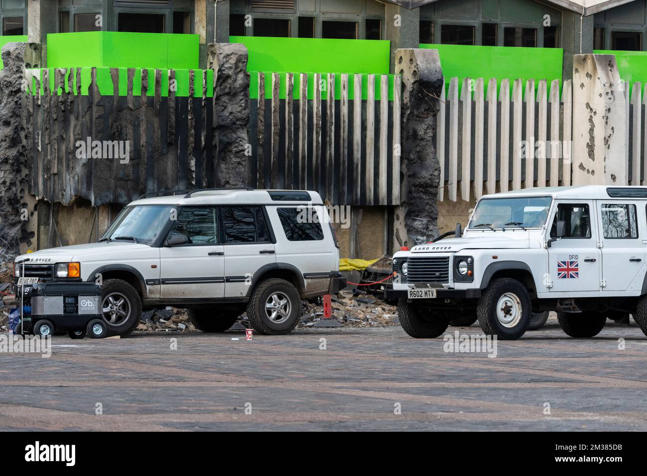 Set dressing during filming for series 6 of Netflix The Crown on ...