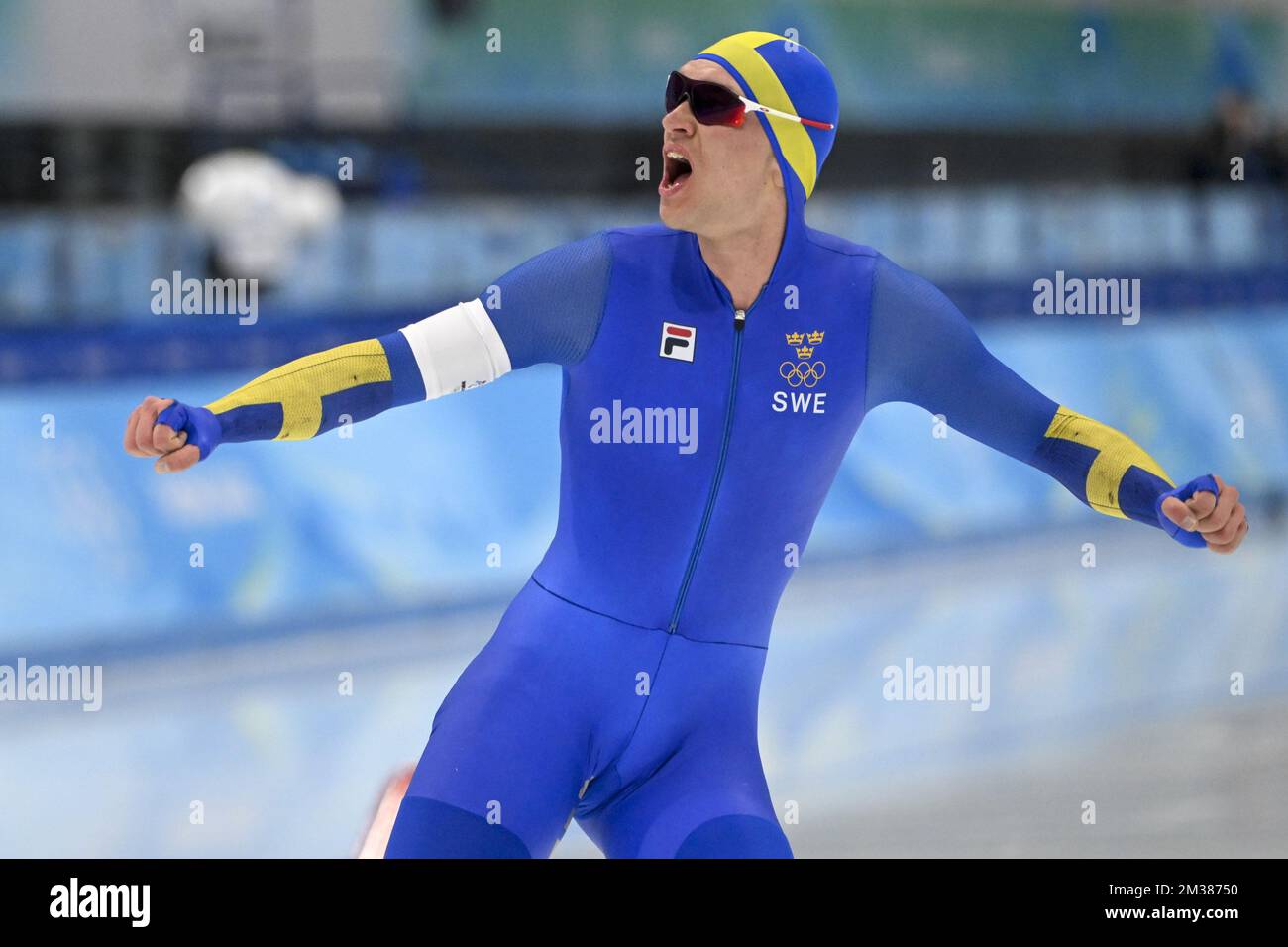 Swedish speed skater Nils Van Der Poel celebrates after winning the men ...