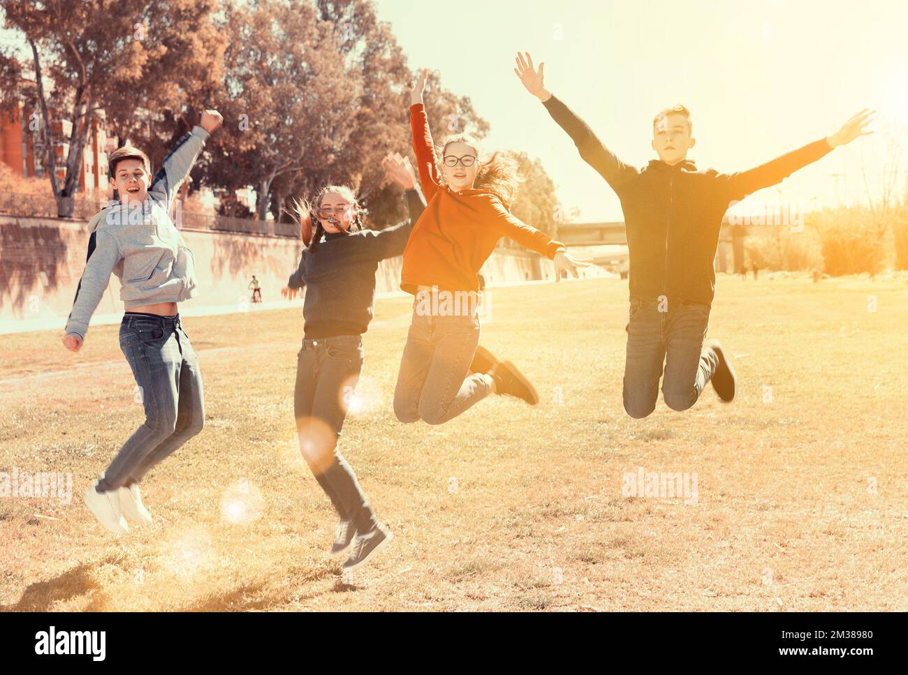Teenagers boy girl playing hi-res stock photography and images - Alamy
