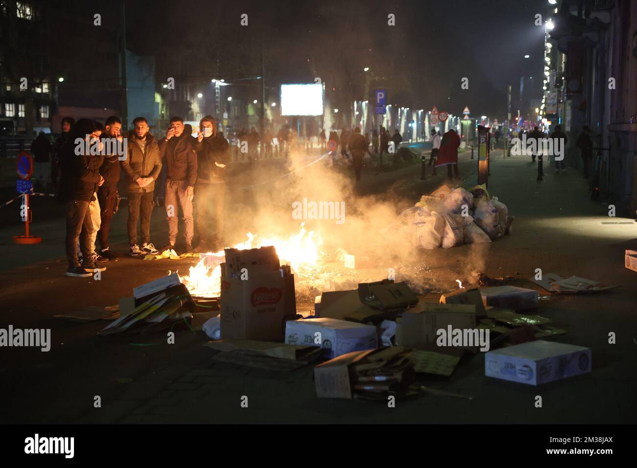 Illustration picture shows police, as small riots break out, in the ...