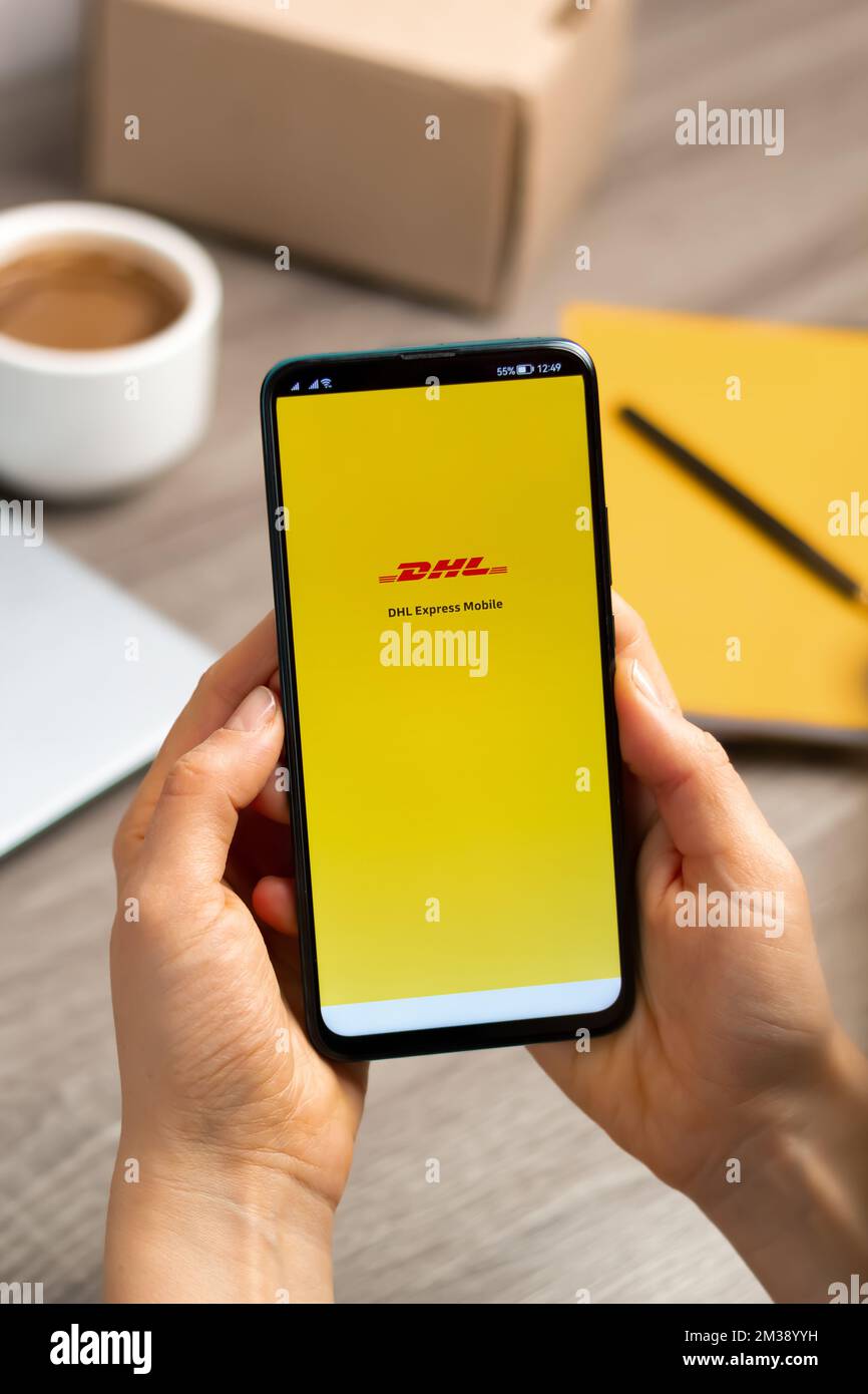 Dhl express mobile app hi-res stock photography and images - Alamy