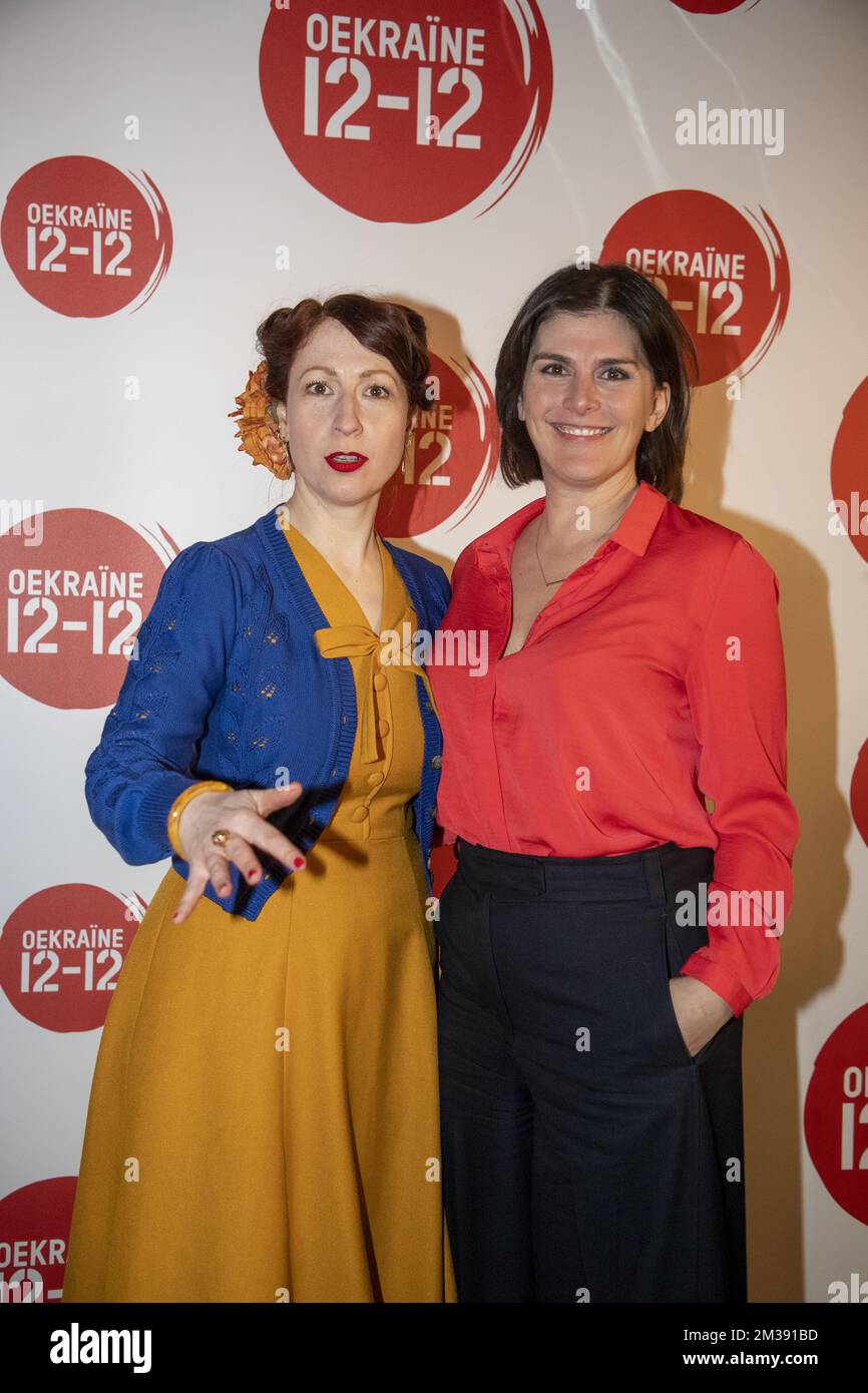 Illustration picture shows Regula Ysewijn and Kelly Claessens pose for ...