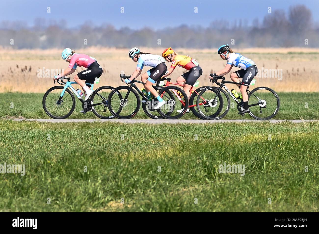 British April Tacey of Le Col - Wahoo, Dutch Nicole Steigenga of Team ...