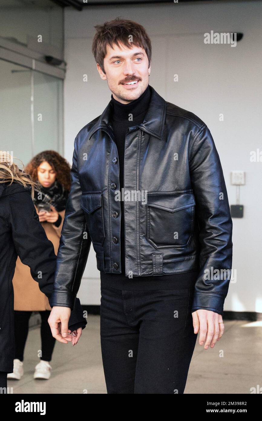 New York, NY, USA. 14th Dec, 2022. Lucas Bravo, THE DREW BARRYMORE SHOW ...