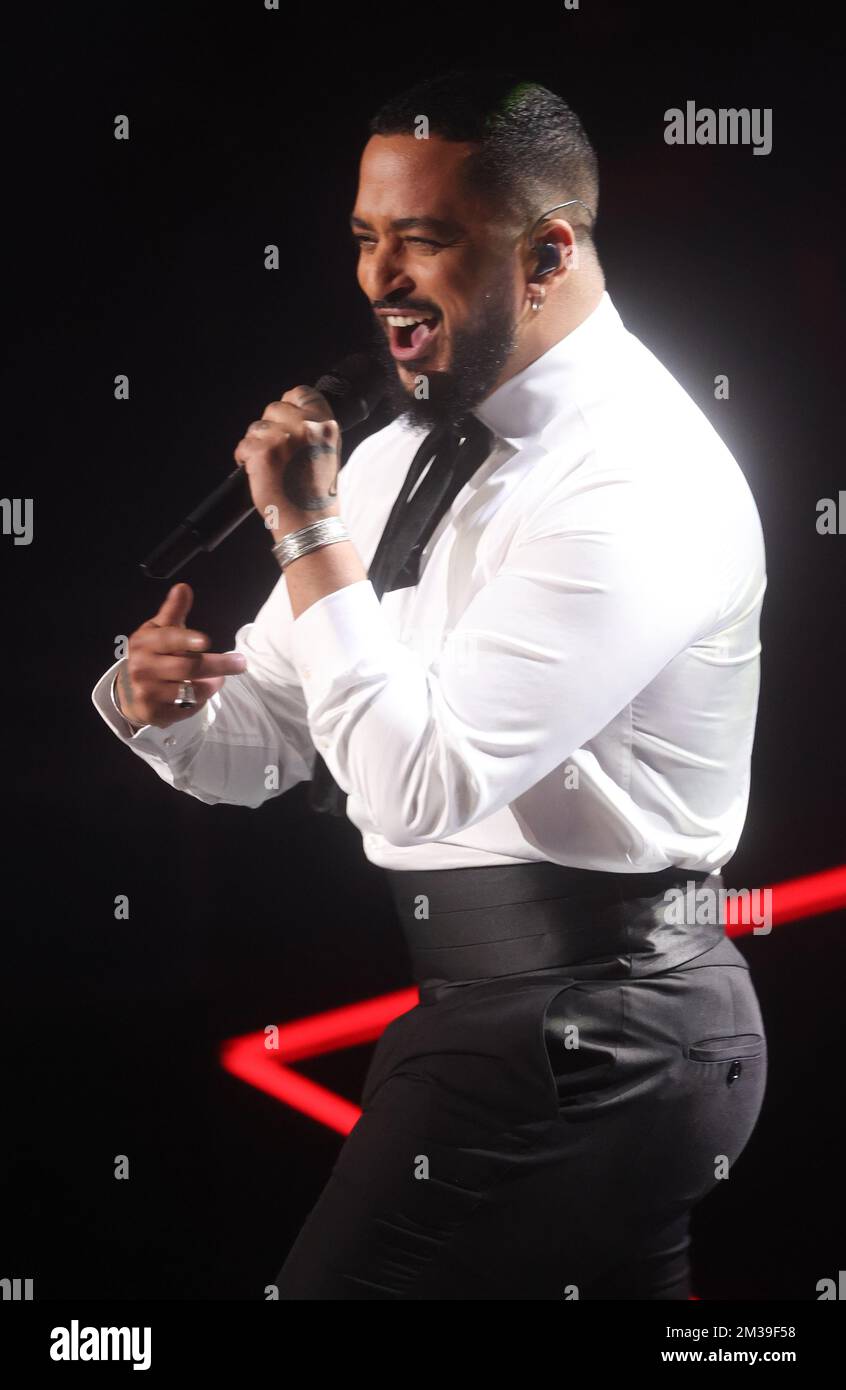 French speaking singer hi-res stock photography and images - Alamy