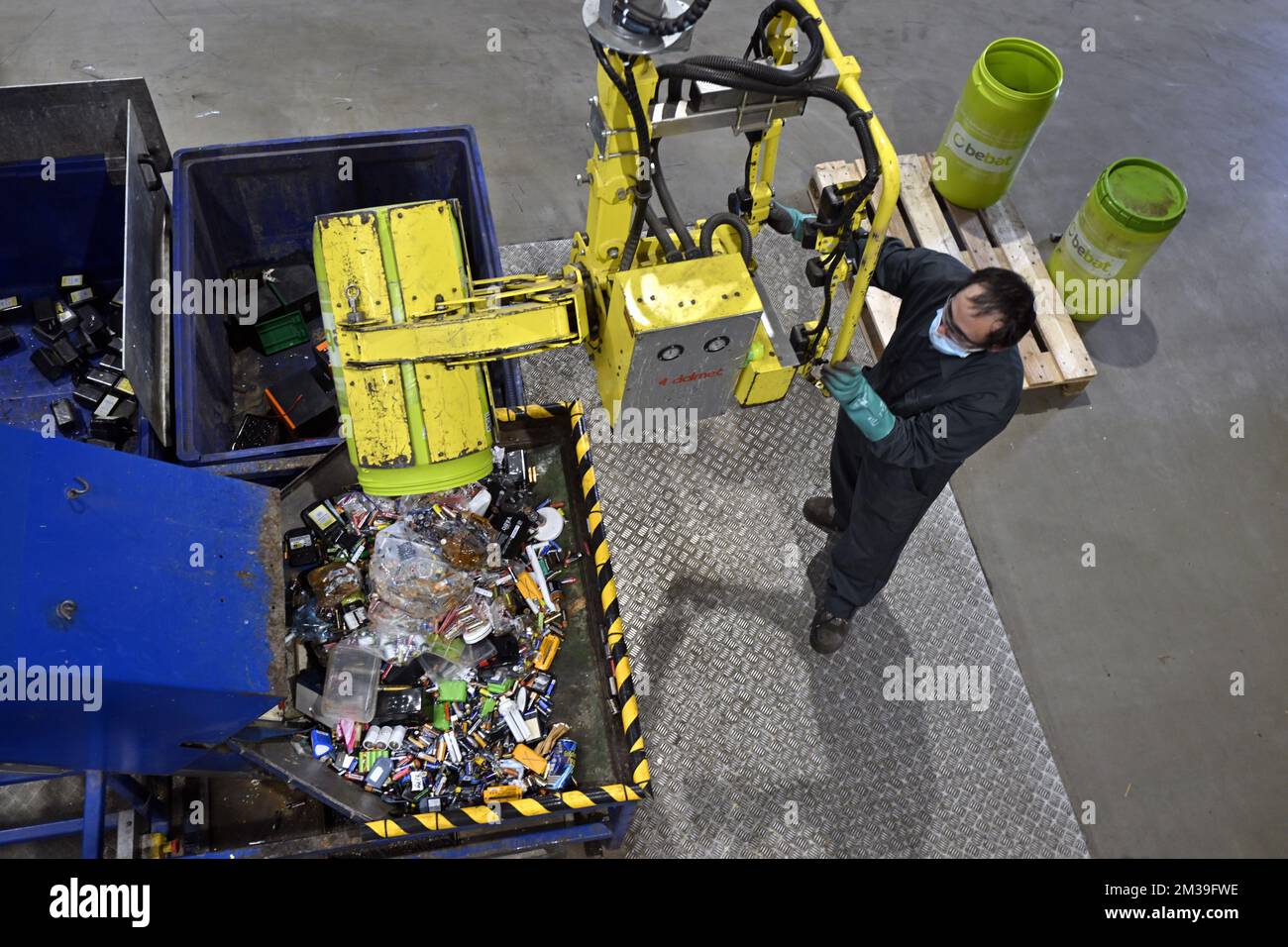 a press visit to the Bebat sorting system for batteries in Tienen on ...