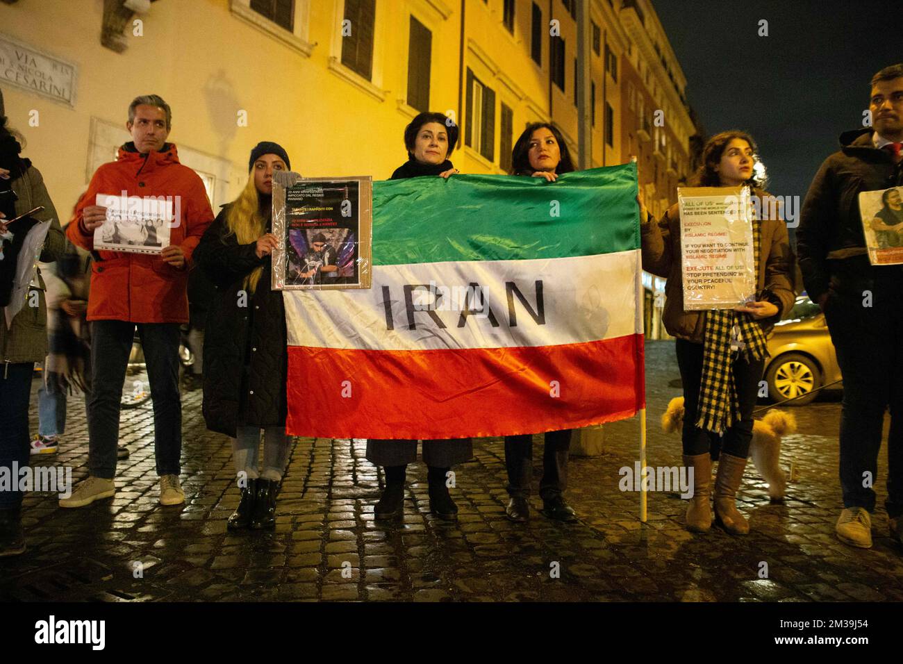 Rome, Italy. 13th Dec, 2022. Permanent sit-in in Largo Argentina in ...