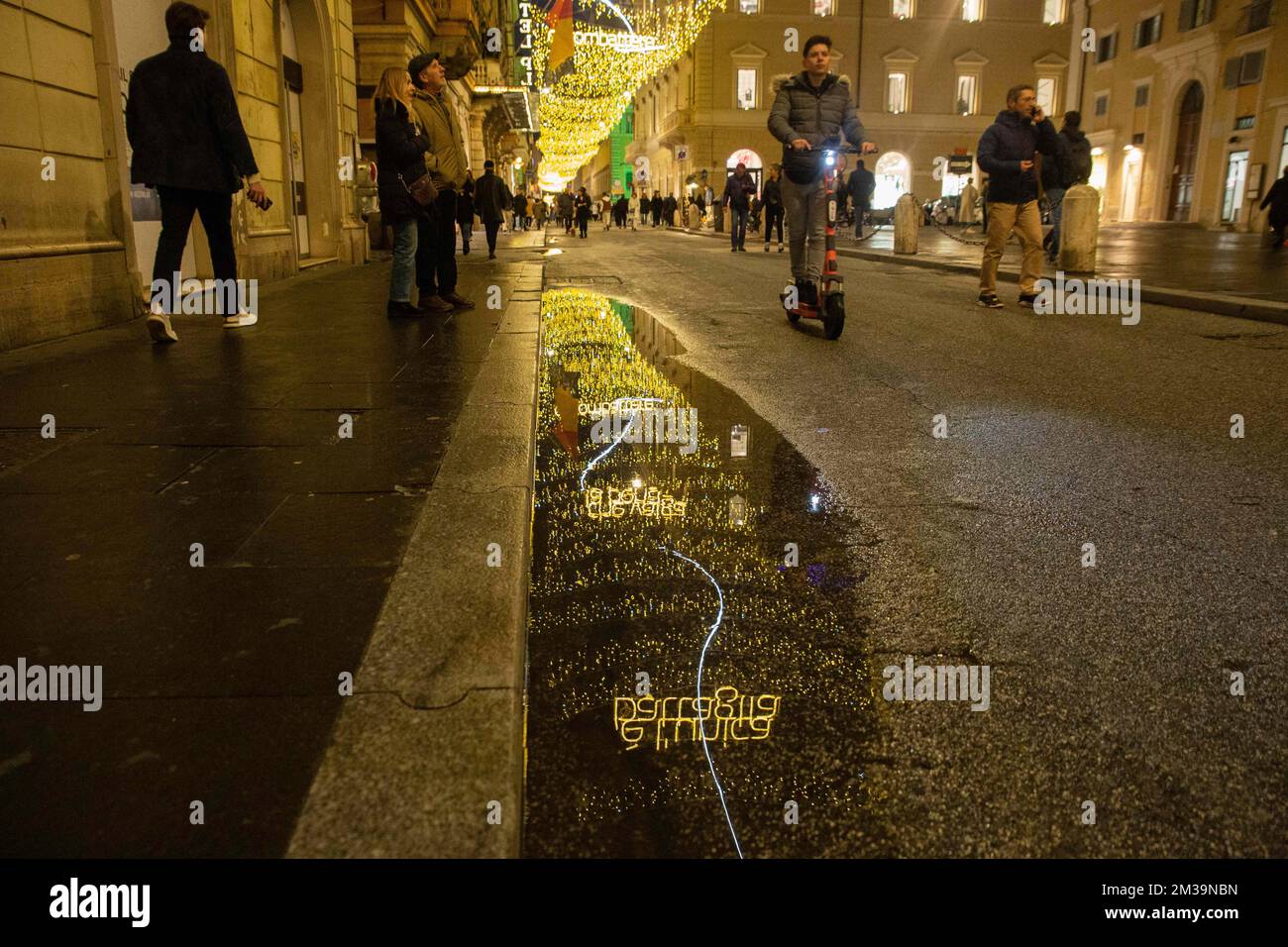 Rome, Italy. 13th Dec, 2022. View of Via del Corso in Rome with ...