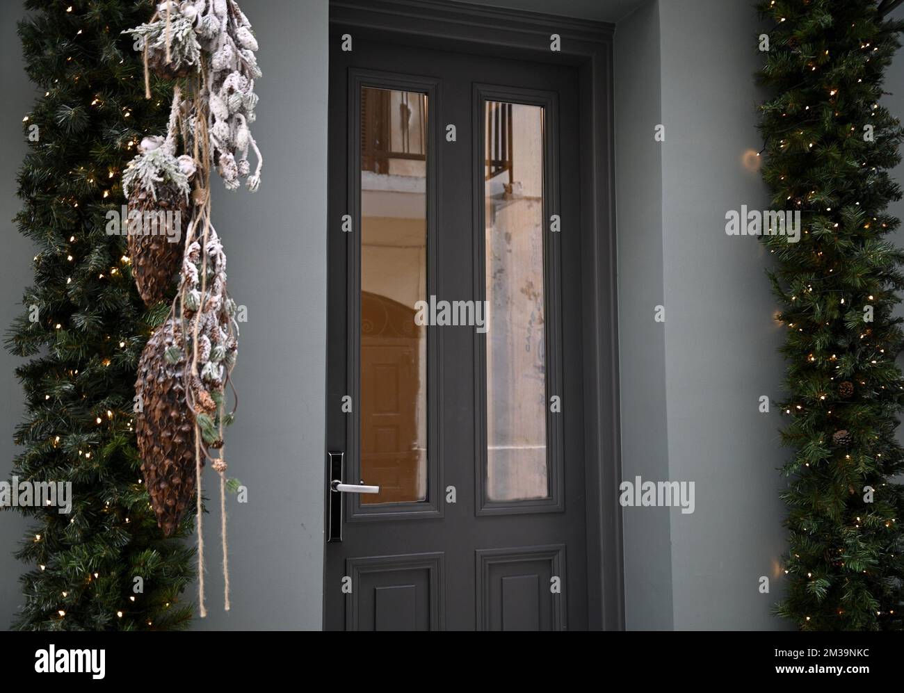 Traditional handcrafted garland hi-res stock photography and images - Alamy