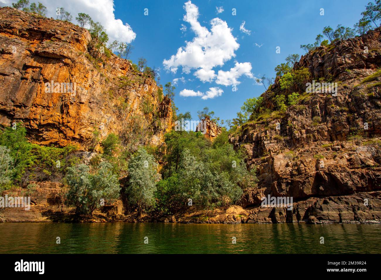 Cliffs of the Nitmiluk (Katherine) Gorge carved trough ancient ...