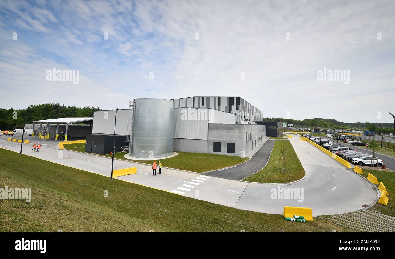 Illustration picture shows Val'Up, a new sorting center for PMD waste ...