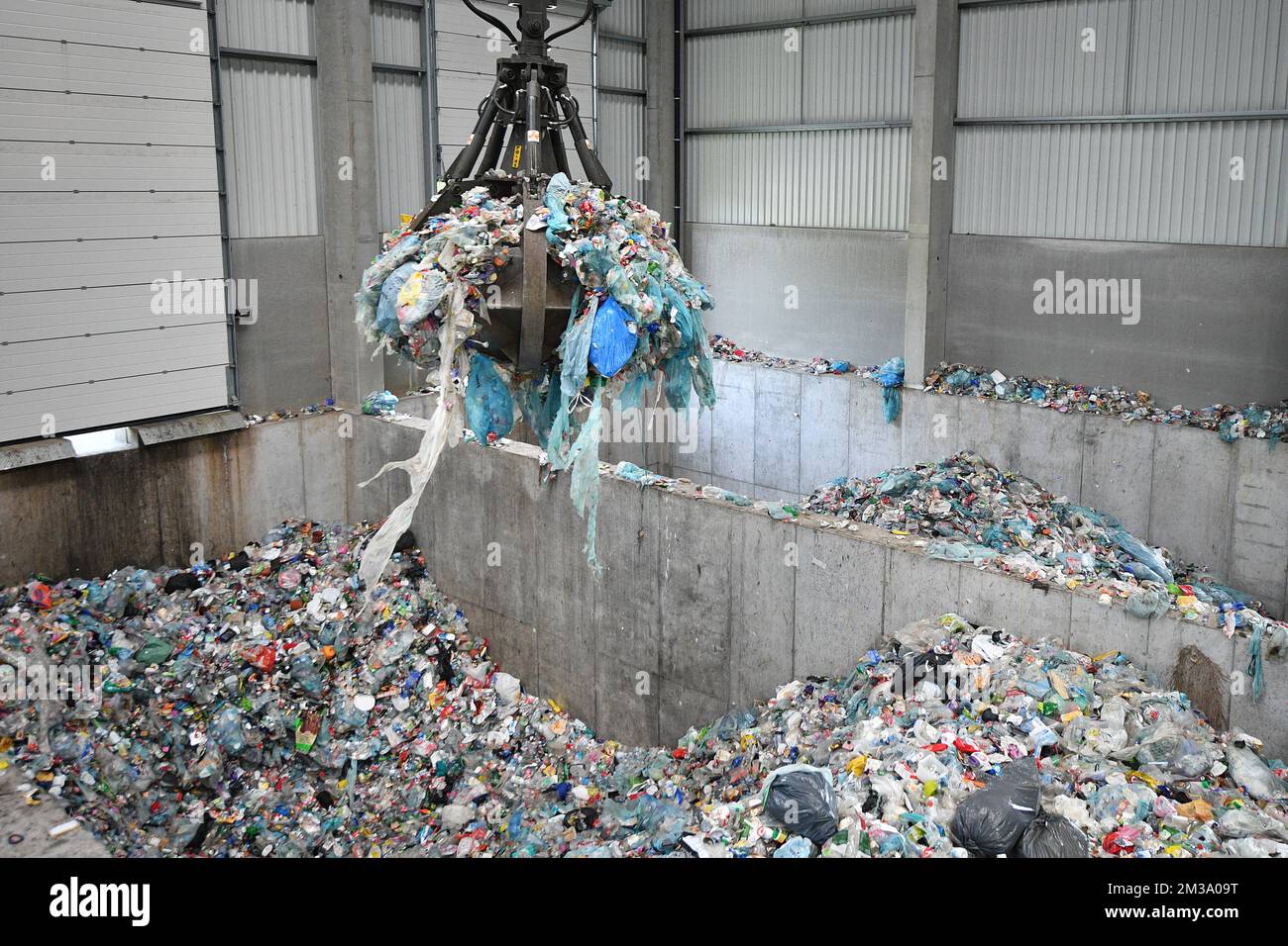 Illustration picture shows Val'Up, a new sorting center for PMD waste ...