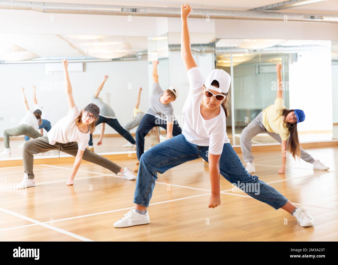 Dynamic dancing boy hi-res stock photography and images - Alamy