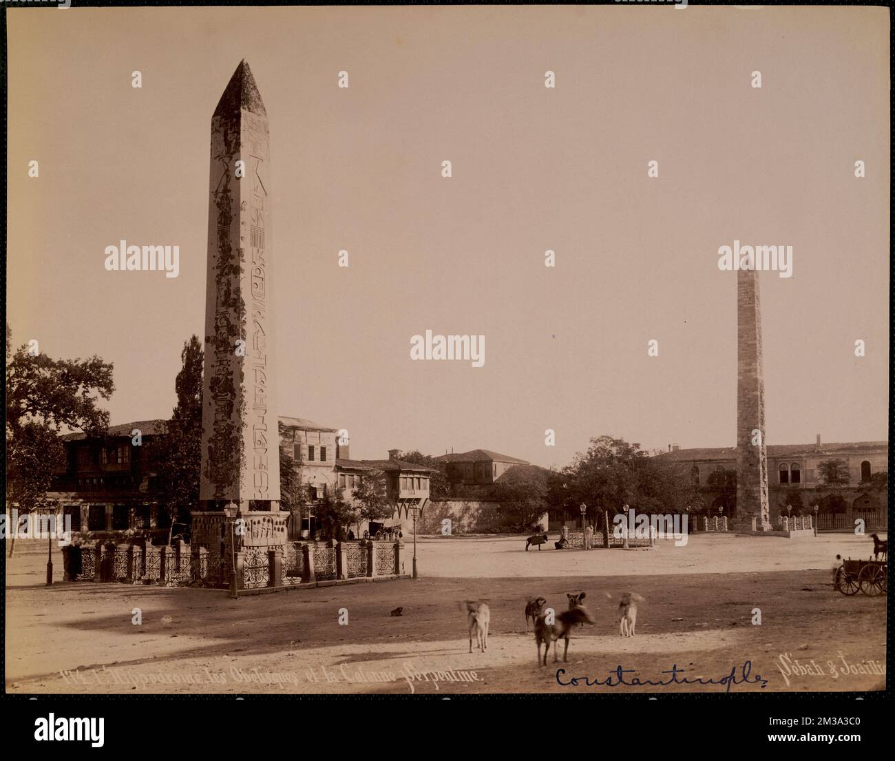 L'Hippodrome, les odelisques et la Colonne Serpentine , Plazas ...