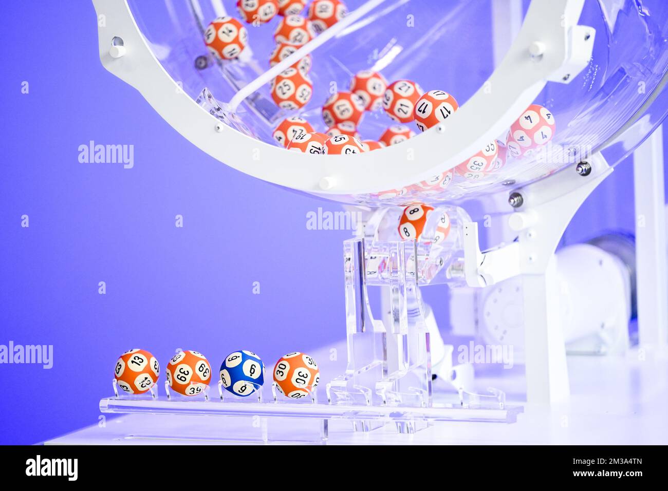 Lotto drawing hi-res stock photography and images - Alamy