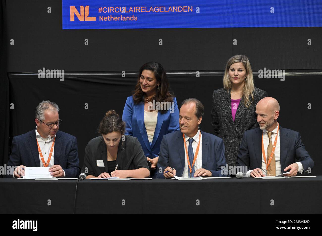 Circulaire bouw hi-res stock photography and images - Alamy